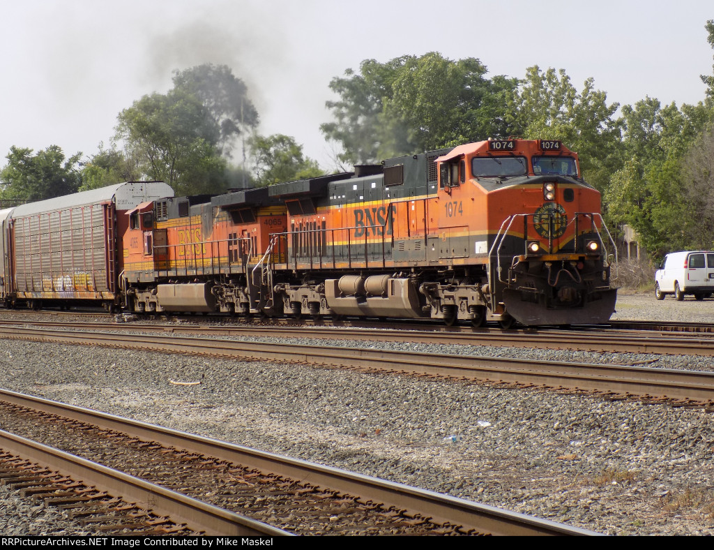 BNSF 1074